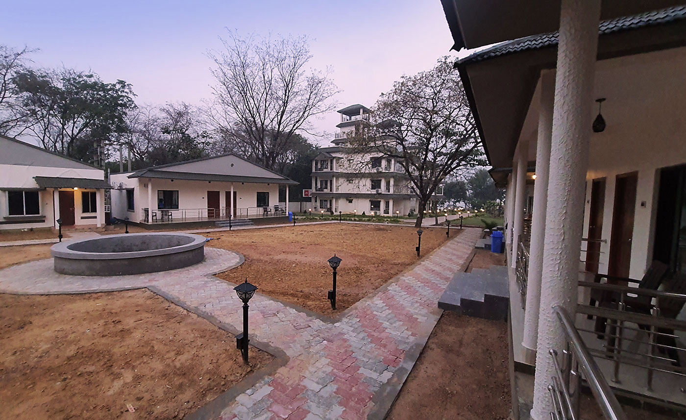 Baranti Village Resort | Baranti Hotel | Baranti Lake View Resort in ...